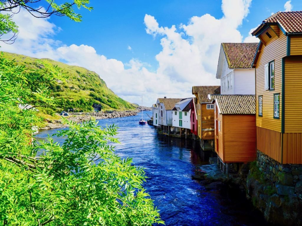 10-Day Complete Itinerary for a Spectacular Road Trip in Southern Norway